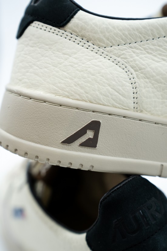 Autry Scarpe e Accessori: Nuova Collezione 2024 - Livio Sport